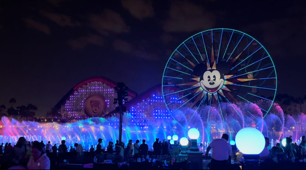 dekakeru.jp | カリフォルニアディズニーはどっちがいいのか【1日に2パークまわるモデルコース2024】